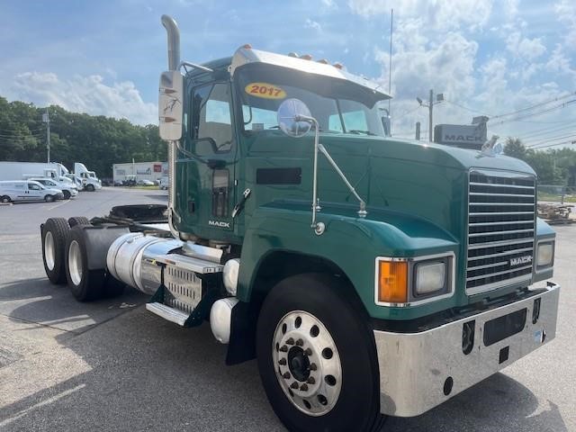 2017 MACK PINNACLE CHU613 - Ballard