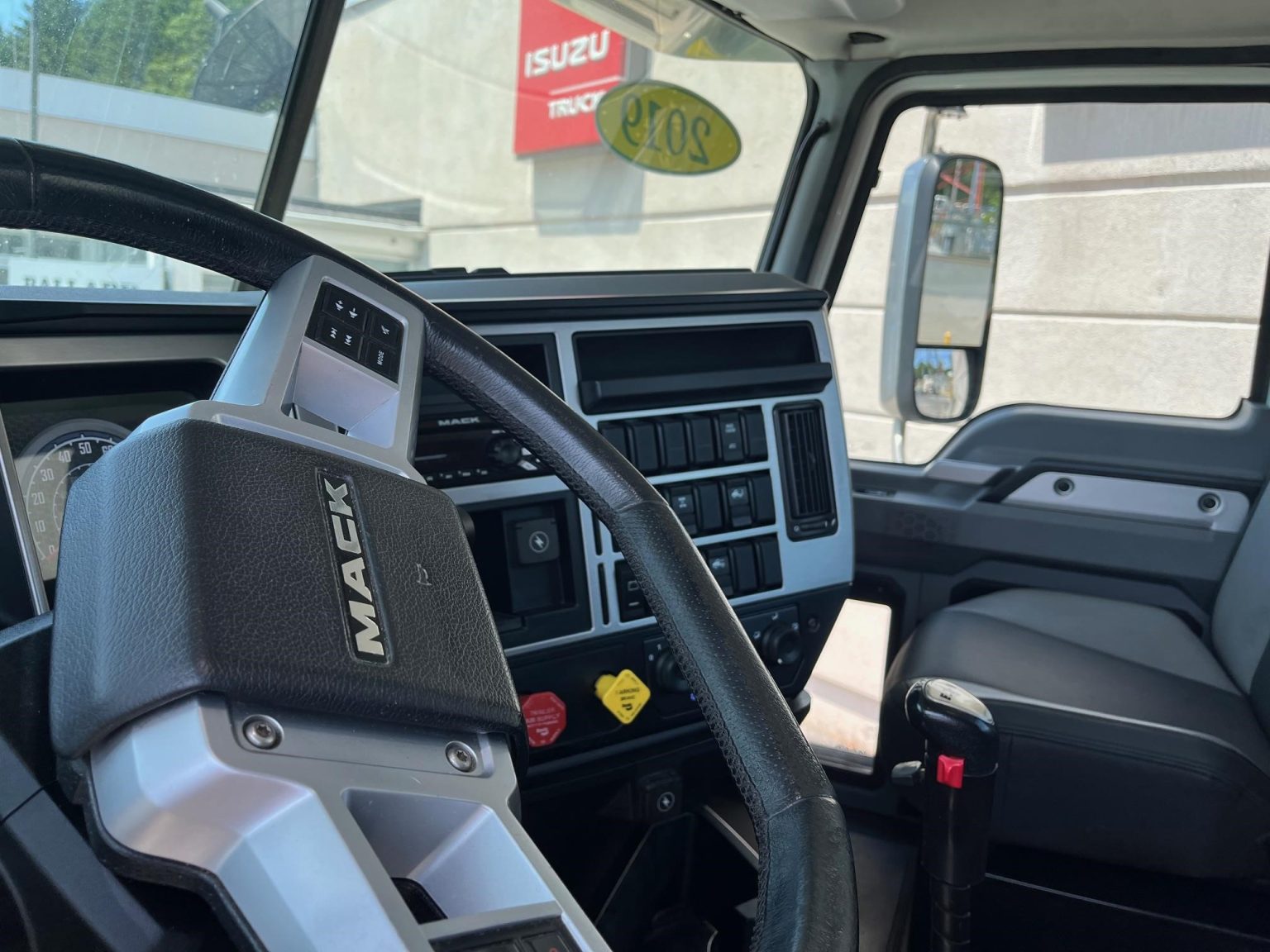 2019 MACK PINNACLE 64T - Ballard